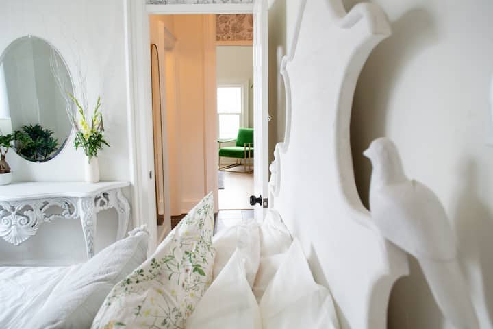 Bright & Airy Renovated Victorian Apt In Lohi - Denver, CO