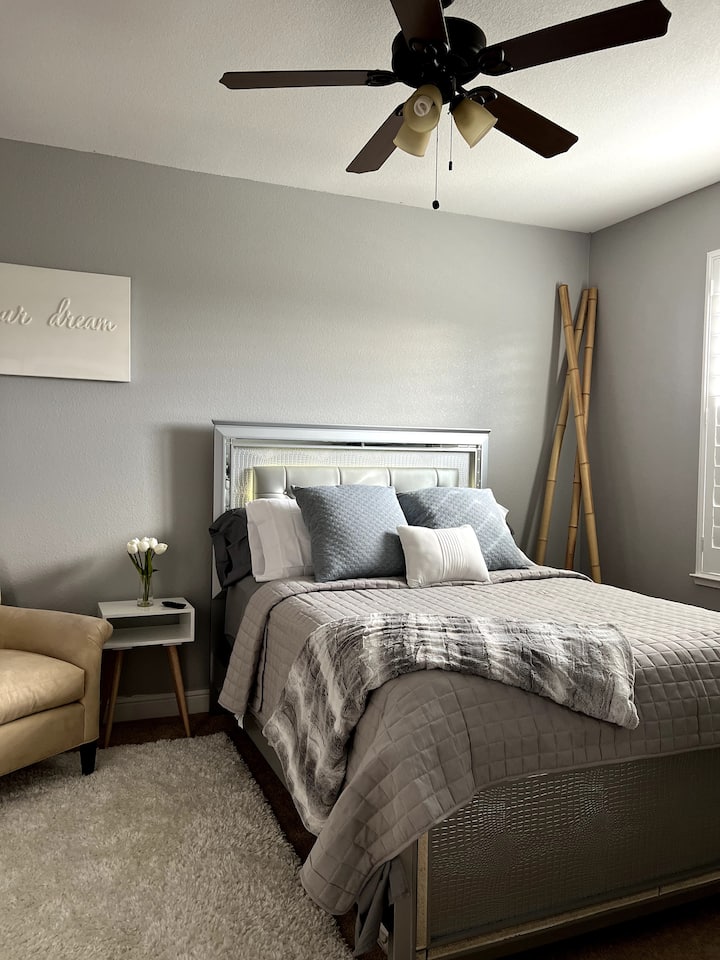 Access Granted! 1 Deluxe Room ! - Morgan Hill, CA