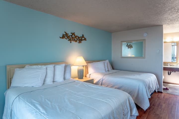 Charming Double Room With Balcony - Tillamook, OR