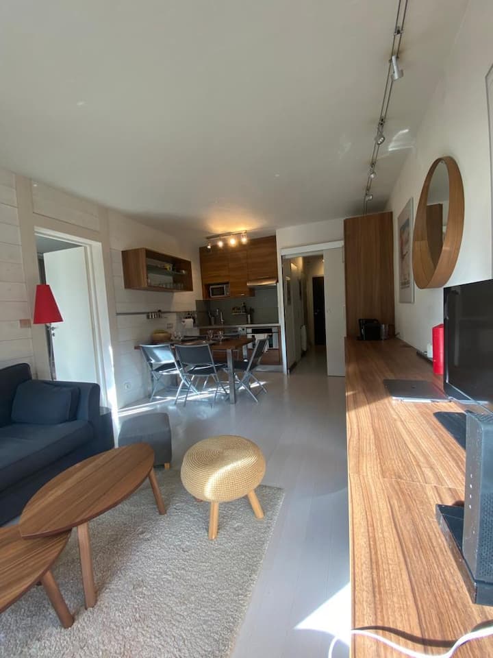 Pied Des Pistes Et Télécabine - Megève