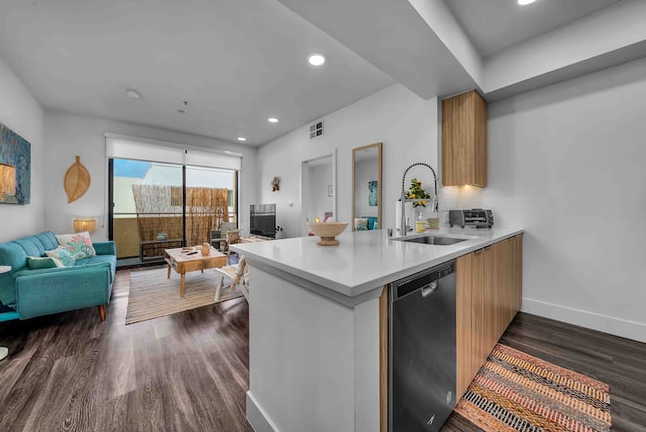 Downtown Santa Monica 2br Apartment/walk To Beach - サンタモニカ, CA