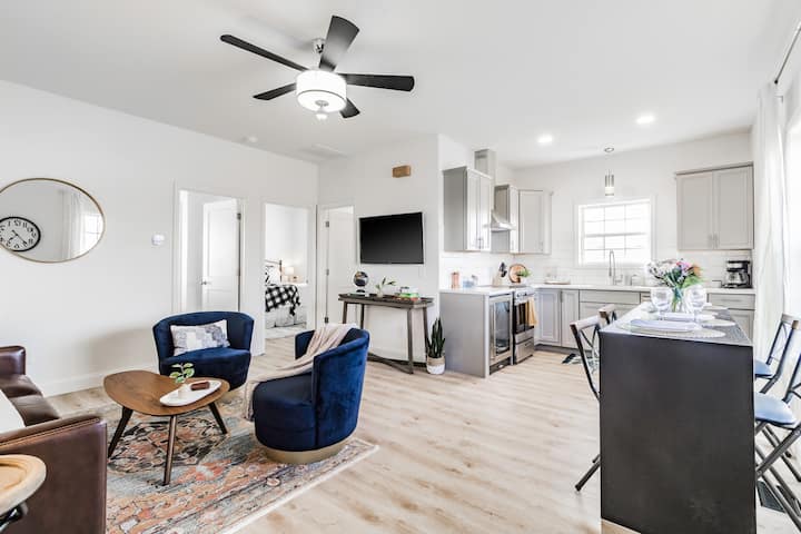 2 Mile Walmart Amp Melting Pot Uptown Rogers Nwa - Rogers, AR