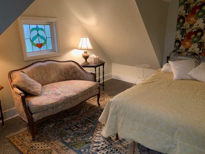 Cozy Loft Near Downtown - Bastrop, TX