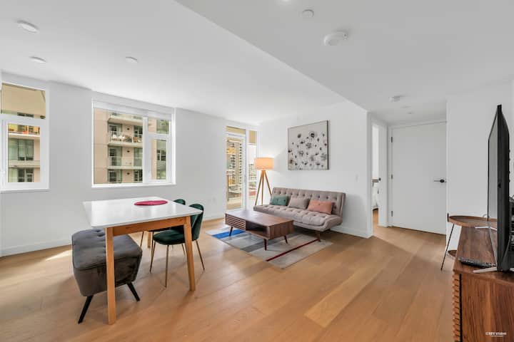 Cozy 1b+1b Condo Central Dt/ Dm For Monthly Rent - Vancouver