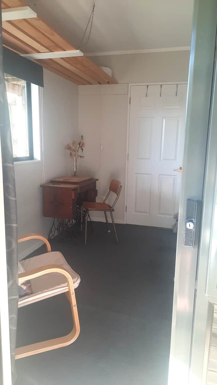 Private 'Granny Flat'/studio - Wellington