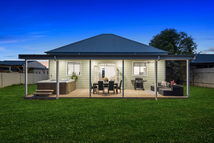 Federation Home,modern Finish,4 Bed,2 Bath, Hottub - Lovedale