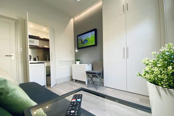3|beachside Beauty|central Studio Steps From Cafes - Brighton Marina