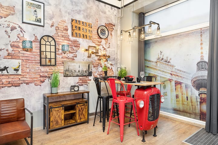 6 Cooler Ausgefallener Loft Stil - Berlin Tegel Airport (TXL)