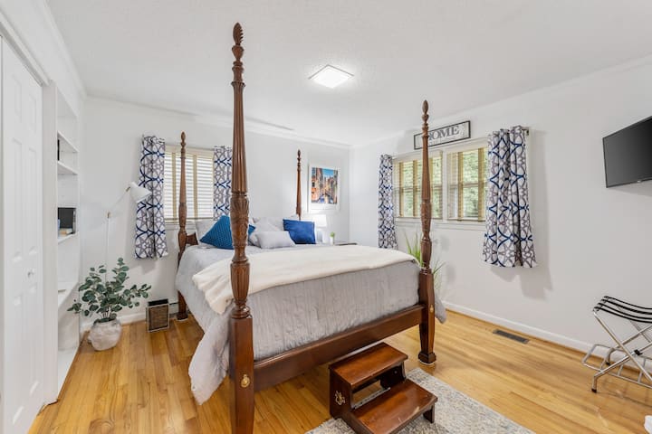 Families • Fully Stocked Kitchen • King Beds - Belton, SC