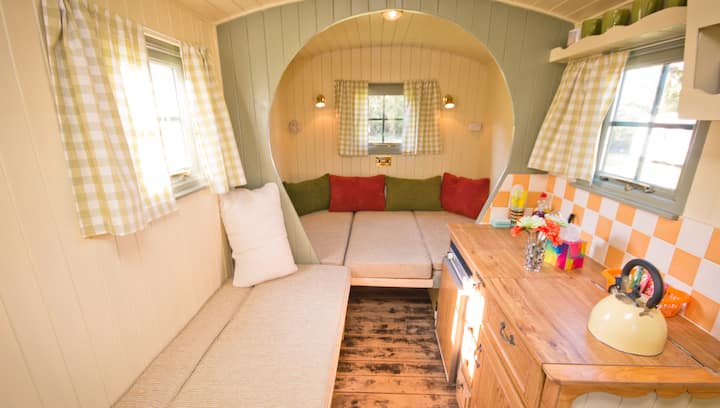 The Family Shepherds Hut - Upton upon Severn