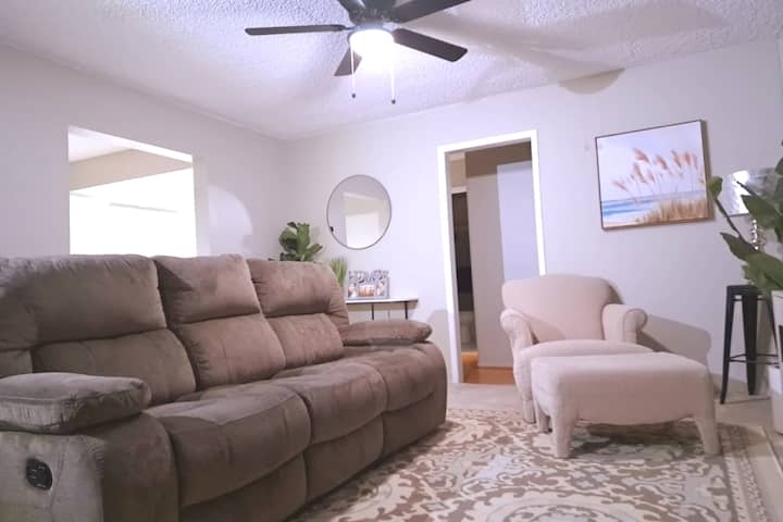 Quiet Suburb Escape: Spacious Entire Home In La - West Covina, CA