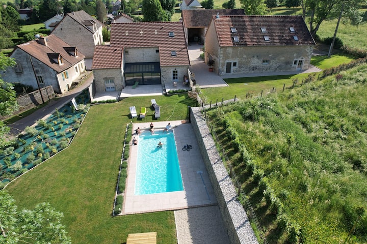 La Grange Aux Avoines: La Maison - Pouilly-en-Auxois