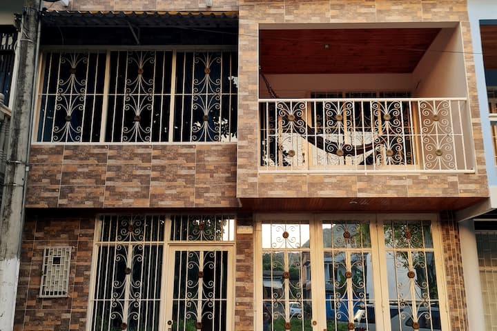 La Casa De Poli.
Amigos-familia - Honda