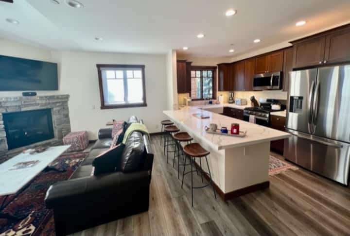 3 Bedroom 3 Bath - Private Spa! - June Lake, CA