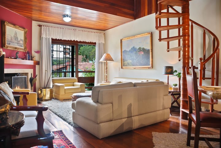 Capivari | Cozy| Fire Place| Classic Cottage Style - Campos do Jordão