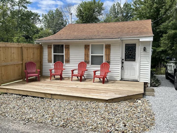 9 Minute Walk To Geneva On The Lake Strip - Geneva, OH