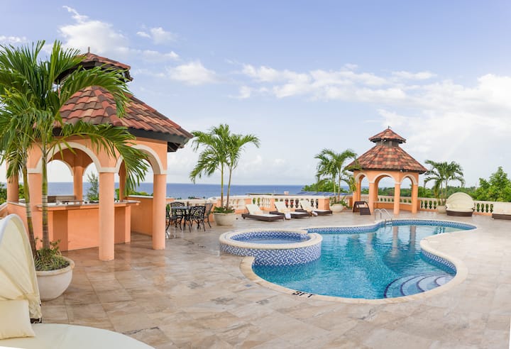 8 Bedroom Villa With Chef - Bahía Montego