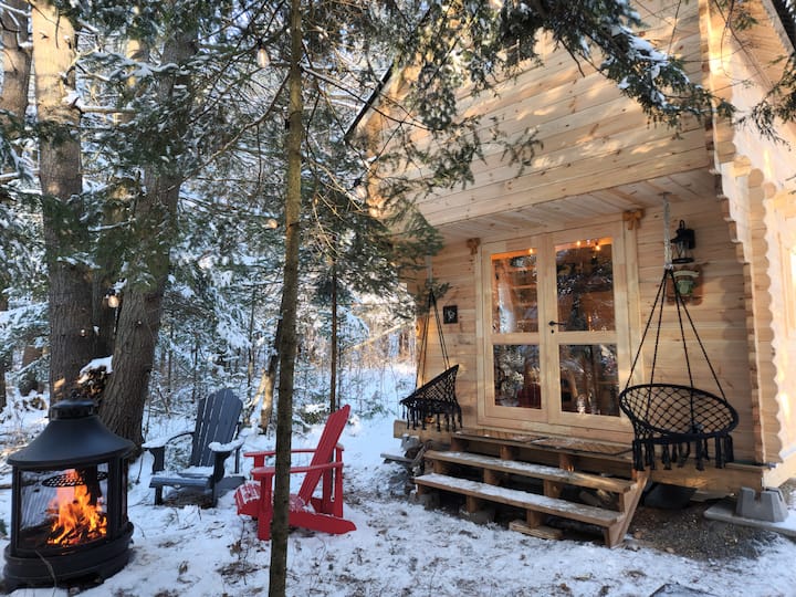 Teremok Cabin At Zukaland | Cedar Hot Tub & Sauna - Bracebridge