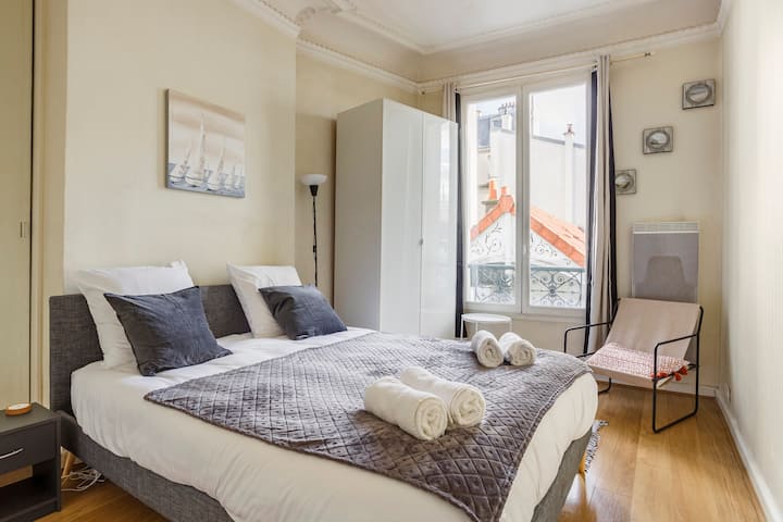 Le Refuge Du Canal Saint Martin N°2-paris By Foot - Paris