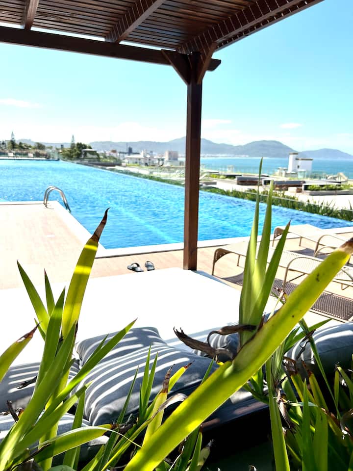 Apartamento Frente Mar! 3 Dormitórios - Florianópolis