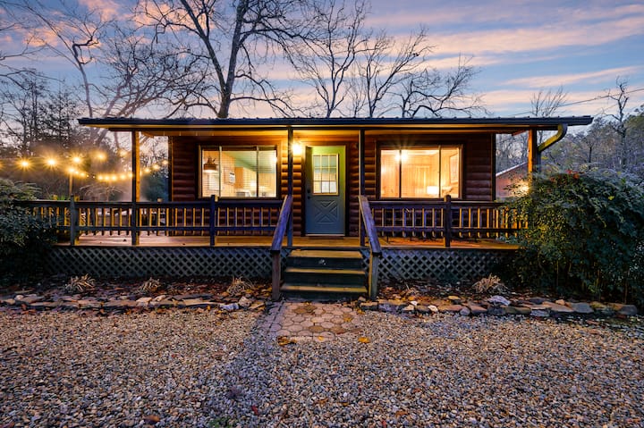 Tiger Jack- Dreamy Couple's Cabin 5 Min From Lake! - Broken Bow