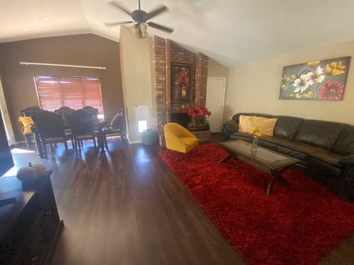 Adorable 2 Bed/2 Bath House - Peoria, AZ