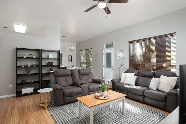 4 Bedroom Home | Close To Everything |Pet Friendly - Gainesville, FL