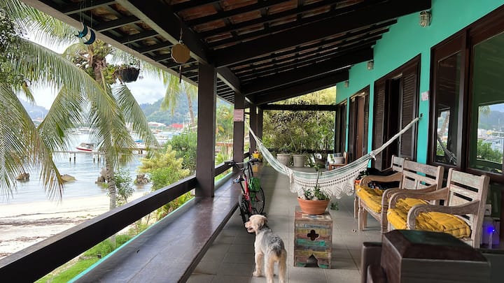 Casa Verde à Beira-mar - Angra dos Reis