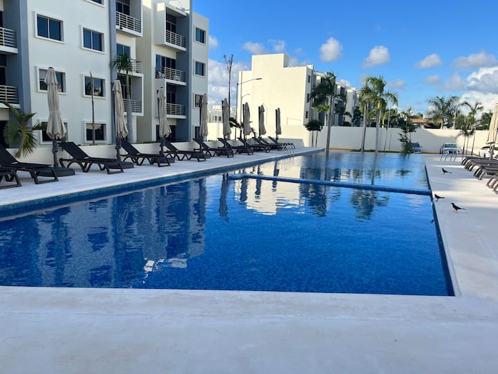 Modern Chic Long Island Apt Cancún With Pool View - Aéroport international de Cancún (CUN)