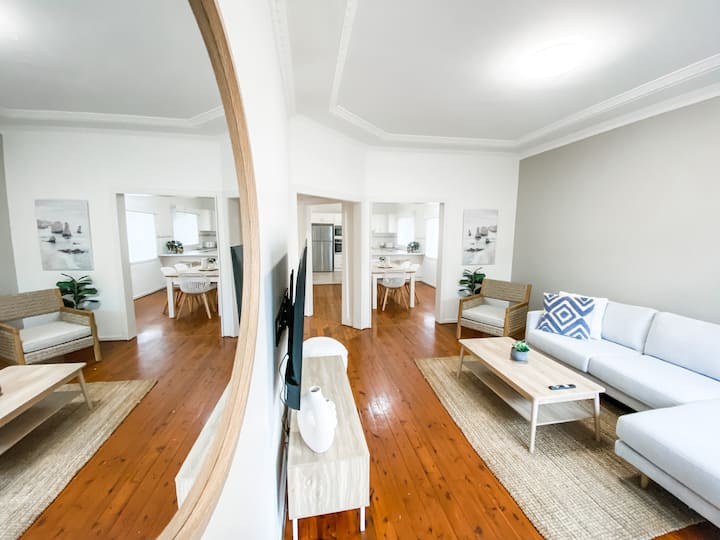Spacious 4br House- Ideal For Groups - Wollongong