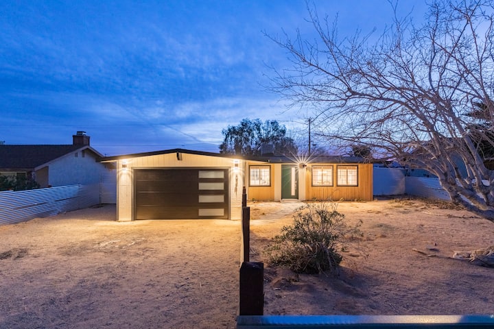 Desert Family Fun! Game Room - Hot Tub -Cowboy Tub - Twentynine Palms, CA