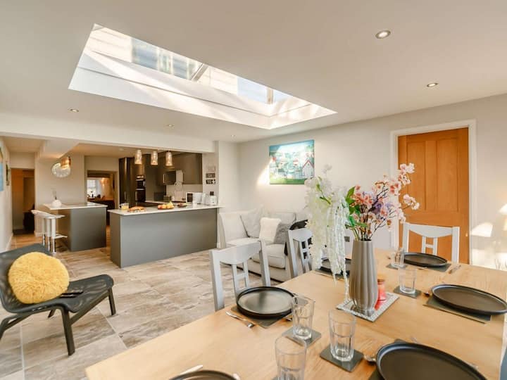 Luxury Cornish Cottage With Hot Tub & Wood Burner - Cornwall