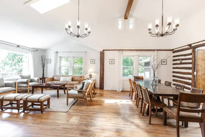 Mountain Majesty: Luxe Lodge On 4 Acres, Asheville - Weaverville, NC