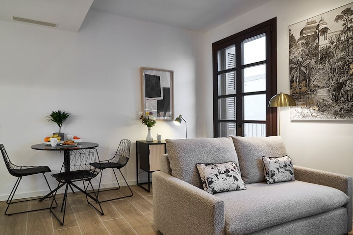 Chic Flat In Born With Pool & Parking For Months - La Barceloneta