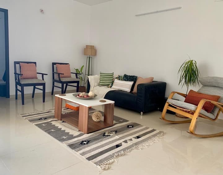 Spacious 3 Br Near Mayajaal With Distant Oceanview - Chennai