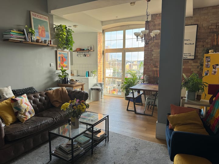 Converted Warehouse Flat In East London! - Greenwich