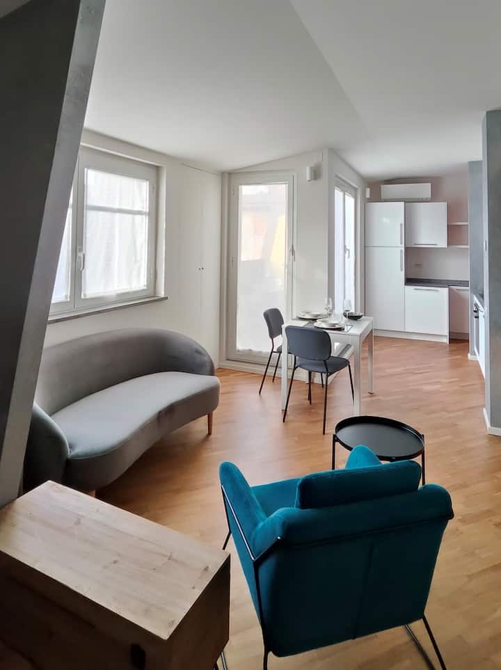 Intima Mansarda Con Terrazzo - Milan