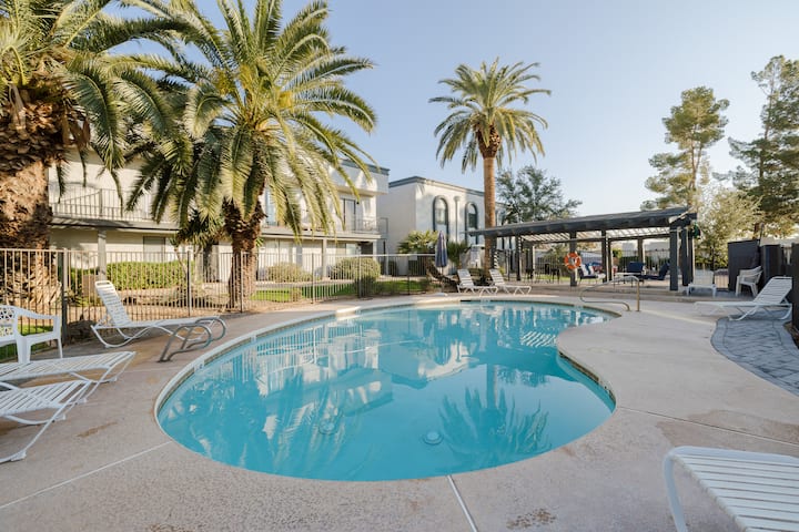Cozy Getaway-pet Friendly W/ Pool - Scottsdale, AZ