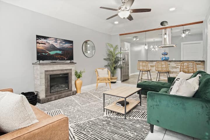 Clean Bungalow By State Fairgrounds, Downtown Okc! - Oklahoma City, OK