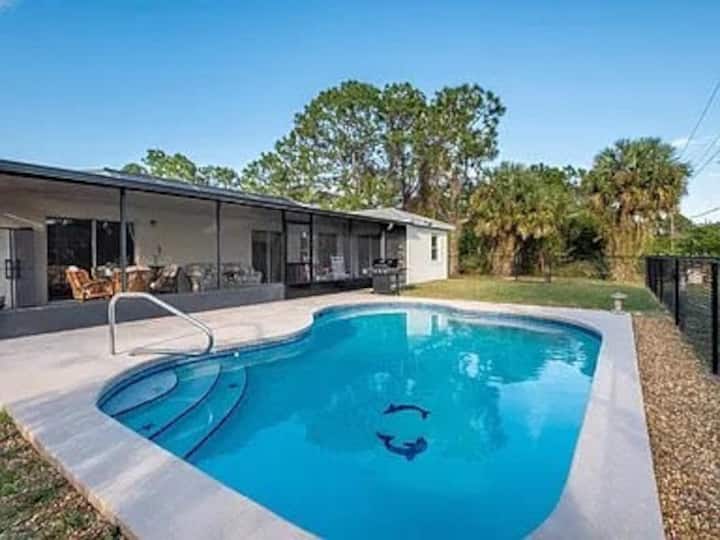 Cozy Pool Home W/ Huge Backyard! - Palm Bay, FL