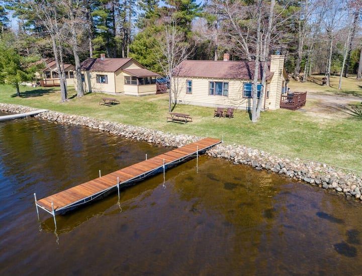 Comfy Pet Friendly 2 Bedroom With Fireplace - St. Germain, WI