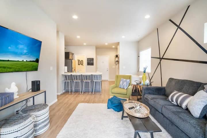 Comfy 3 Bedroom Condo Close To Lost Island Park - Waterloo, IA