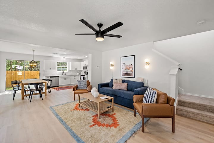 Modern Home Near Utsa And Six Flags - San Antonio, TX