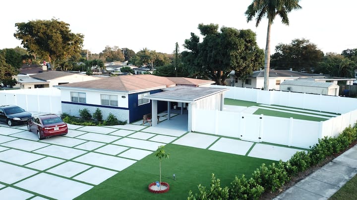 Very Nice 3 Bedrooms 2 Baths With Great Amenities. - Dania Beach, FL