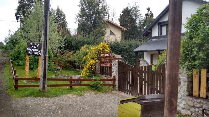 Las Rosas Alojamiento Turistico - Villa La Angostura