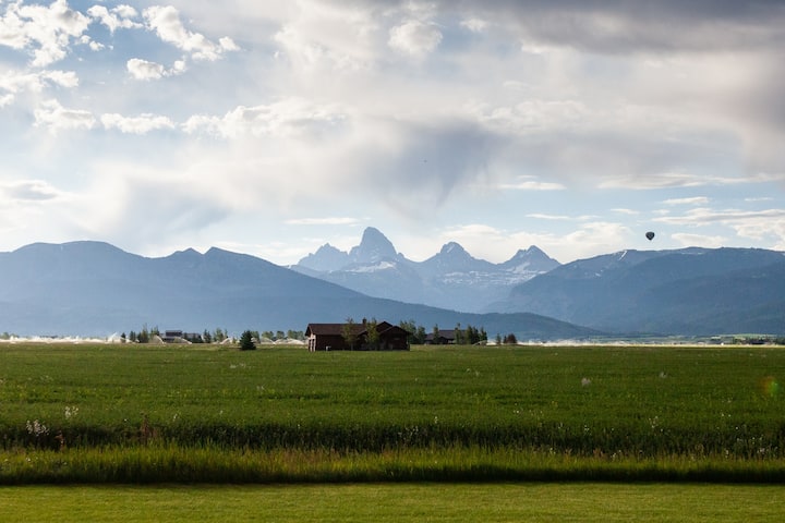 Teton Valley Ranch Bunk Room For 3 - Houses for Rent in Tetonia, Idaho ...