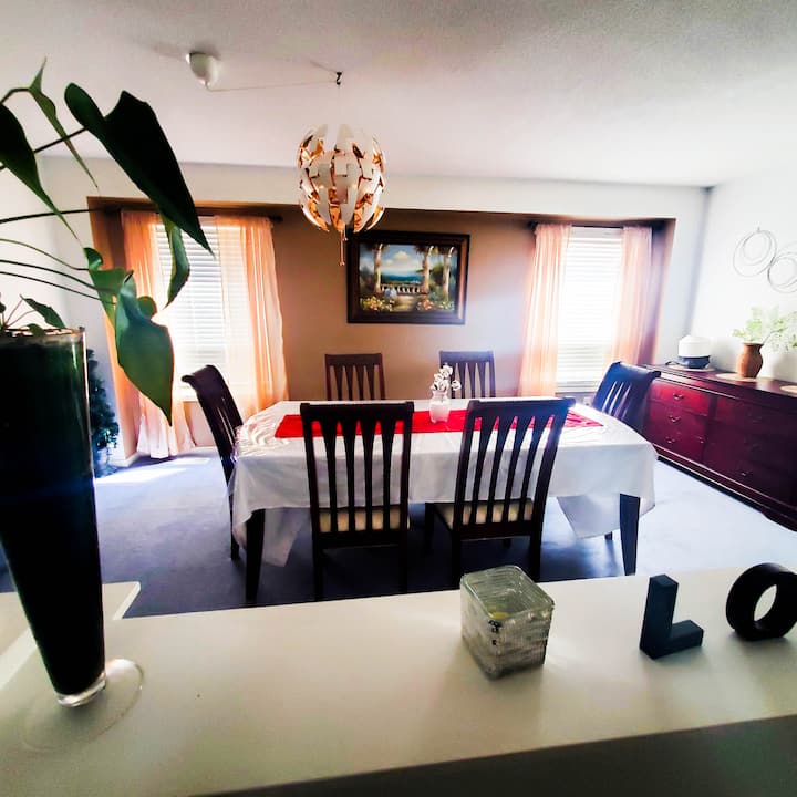 North Oshawa Gem | Pet Friendly Family Retreat - Oshawa