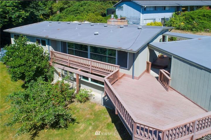 7-br Cozy House In Central Bellevue - 貝爾維尤