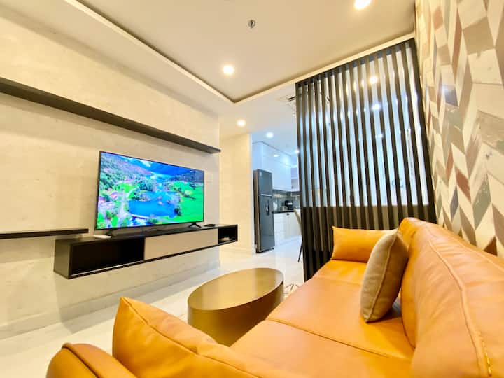 Rare Find-modern 2br With Balcony Near Tsn Airport - Ho Chi Minh-staden