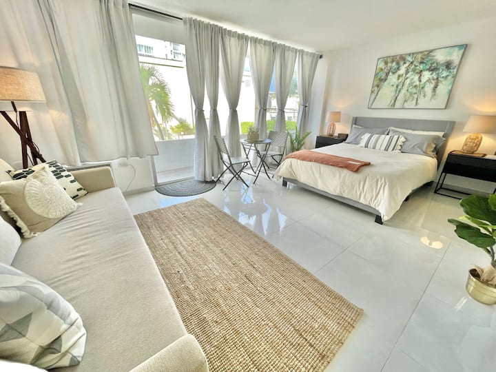 Good Vibes Studio Isla Verde - Puerto Rico